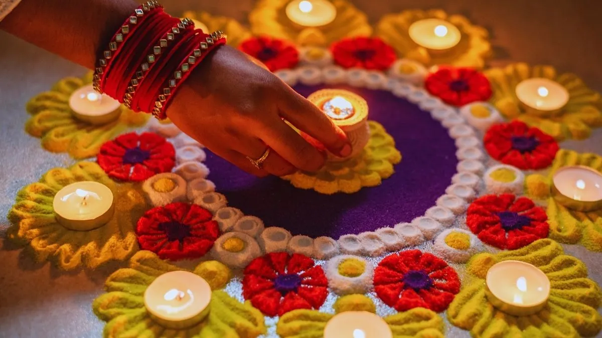 Vastu Tips for Decorating Your Home with Rangoli on Diwali 2024 ...